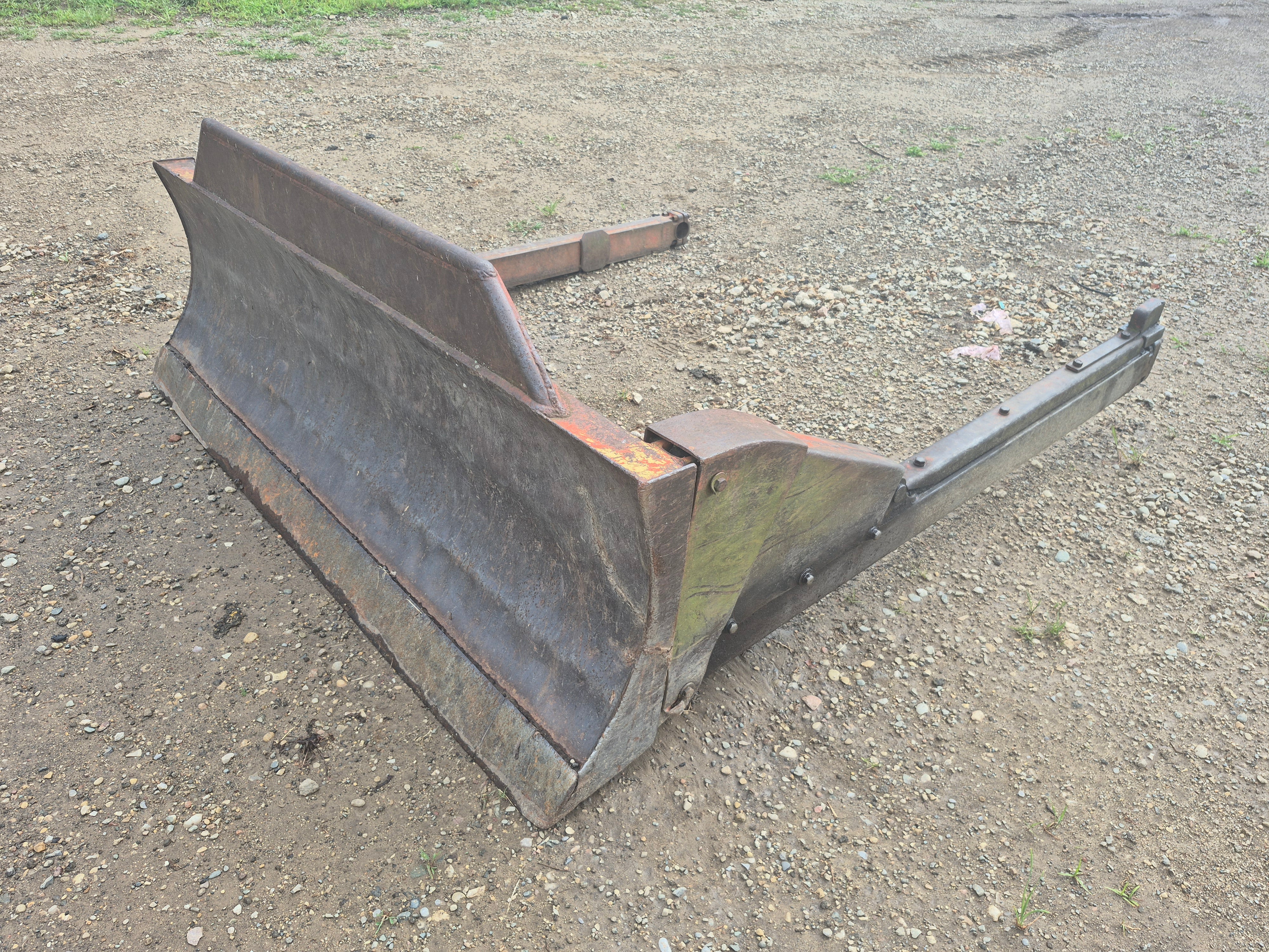 76" Power Tilt Dozer Blade CASE 310G Dozer – Stuifbergen Equipment